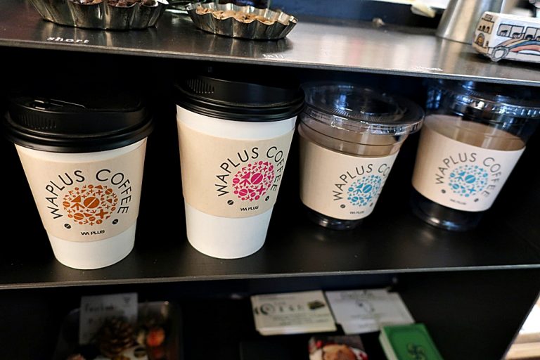 WAPLUS COFFEE(ワプラスコーヒー)雑貨に囲まれて自家焙煎豆のコーヒーとスコーンを！ | 秩父・長瀞のおすすめ観光スポット紹介 - Fun! Chichibu(ファンチチブ)